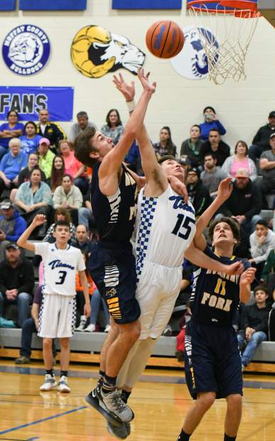 Third quarter run leads Coal Ridge boys basketball over Roaring Fork ...